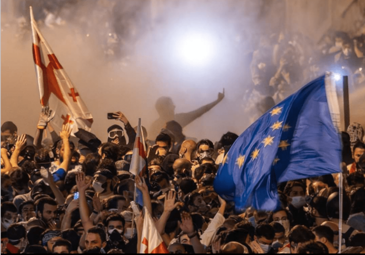 Georgia: tra Euromaidan, 1984 e Black Mirror – Orme – Alessandra Libutti